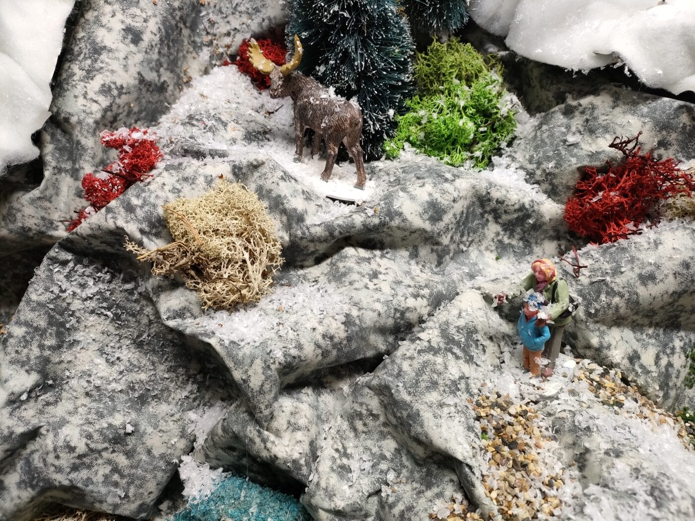 My Village Mouldable Sheet Rock Effect – Trowell Garden Centre