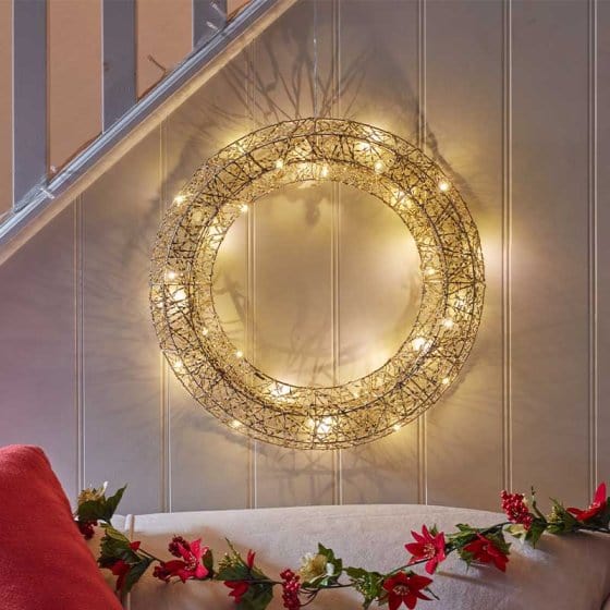 Three Kings Gold Weave Wreath 40cm – Trowell Garden Centre